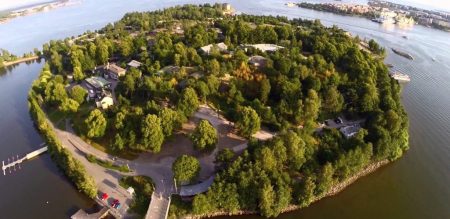 Zoos & Animal Parks - Family Vacations in Finland - Discovering Finland