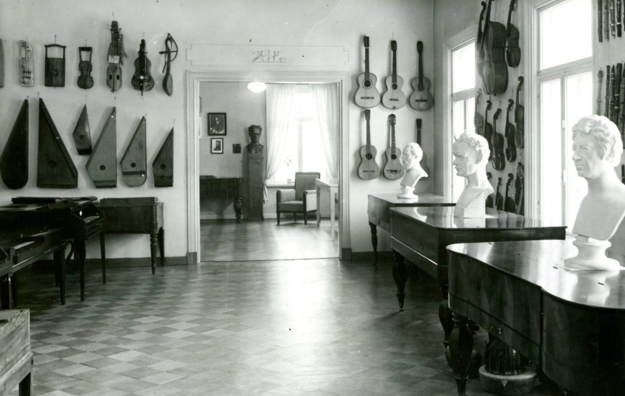 Sibelius Museum Turku - Discovering Finland