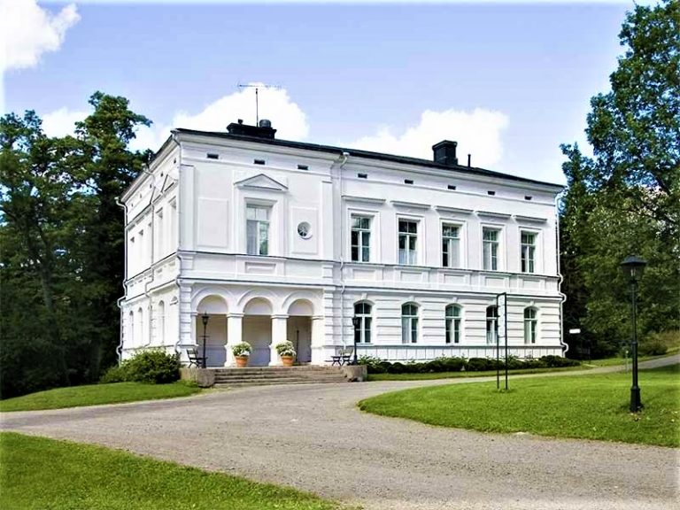 Mustion Linna - Discovering Finland