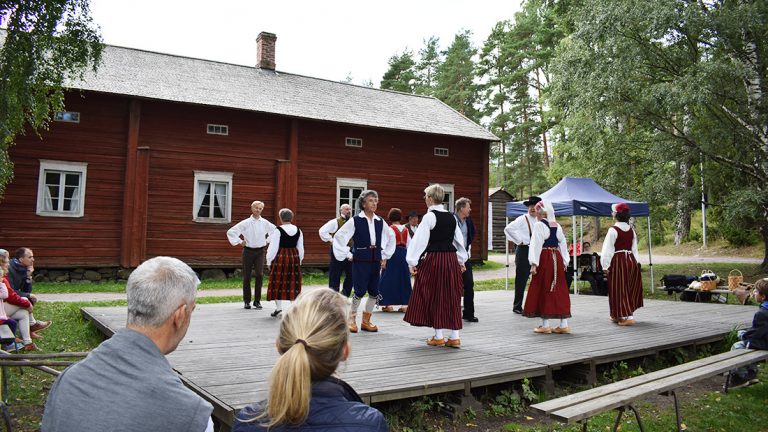Experiencing Finnish Rural Life in Seurasaari Open-Air Museum ...