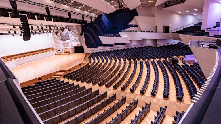 Finlandia-talo – Helsingin arkkitehtuurin ja kulttuurin helmi Helsinki ...